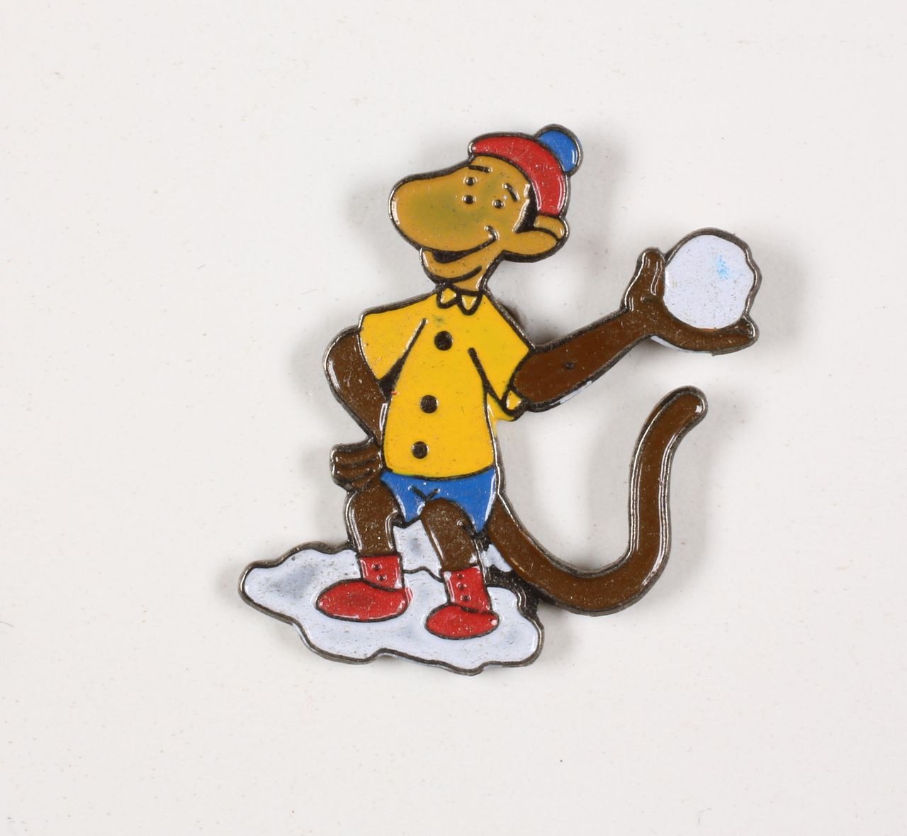 De Brunhoff, Babar, Pin's, Zéphyr lance une boule de neige - AKILON