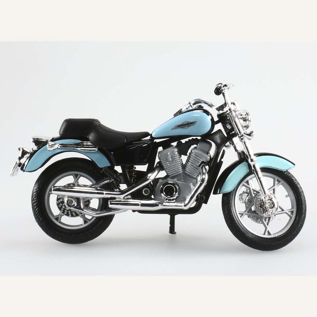 Honda Shadow VT1100C, Moto miniature 1/18 - AKILON