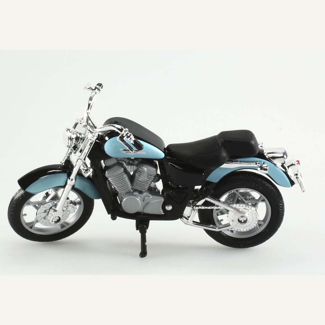 Honda Shadow VT1100C, Moto miniature 1/18 - AKILON