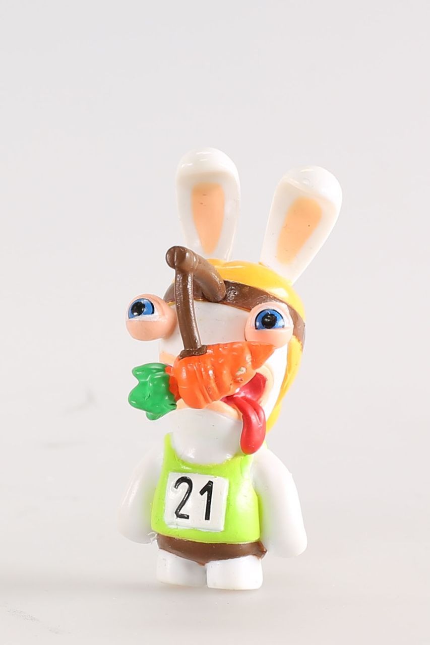 Lapin Crétin, Figurine en plastique, Athlète (lapine) - AKILON