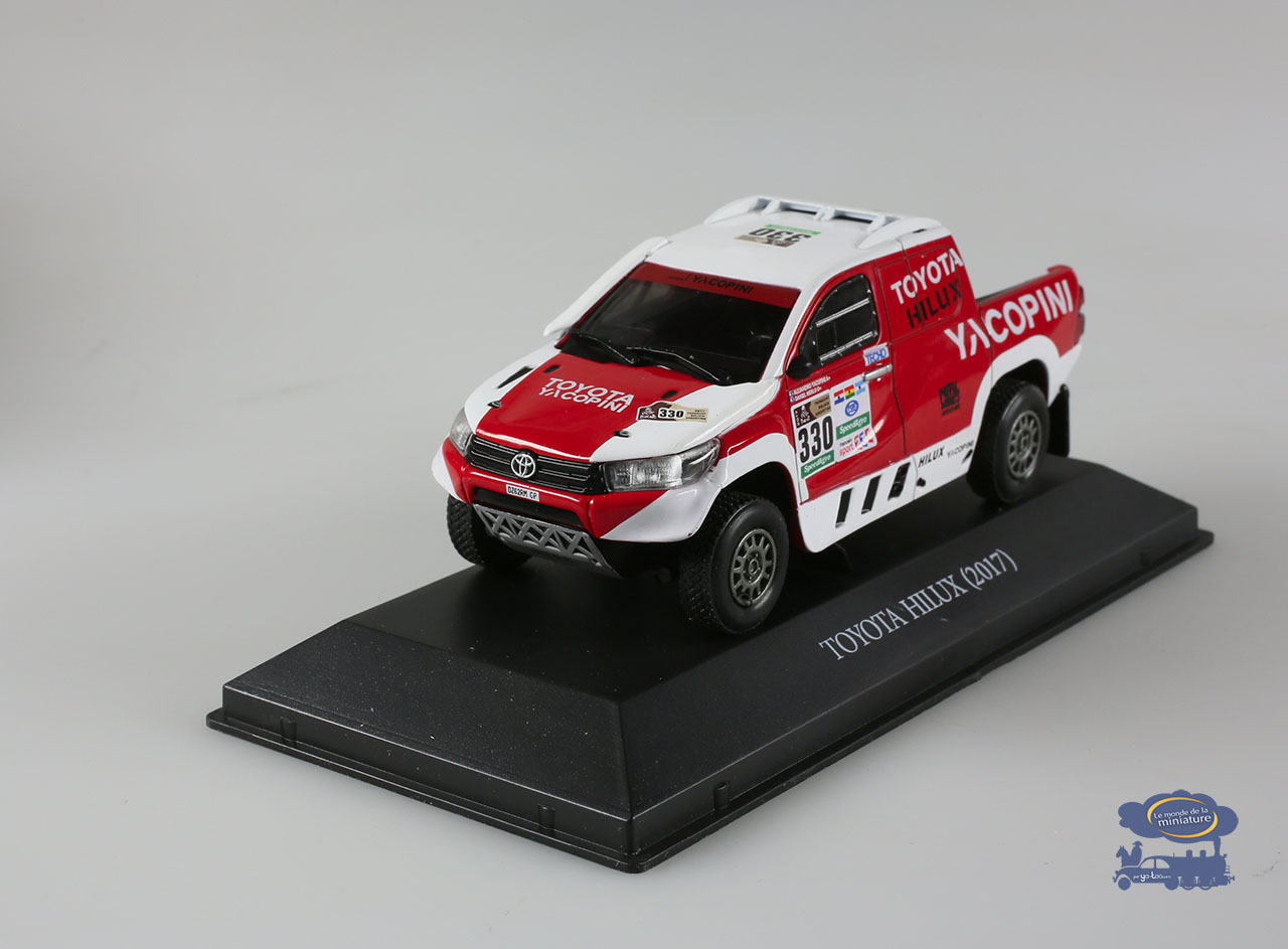 Toyota Hilux, A. Yacopini - D. Merlo, Dakar, # 330, 2017, Voiture ...